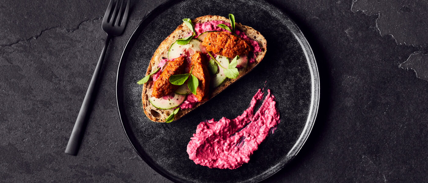 Smørbrød med makrell i tomat - Oppskrifter med makrell i tomat - King ...